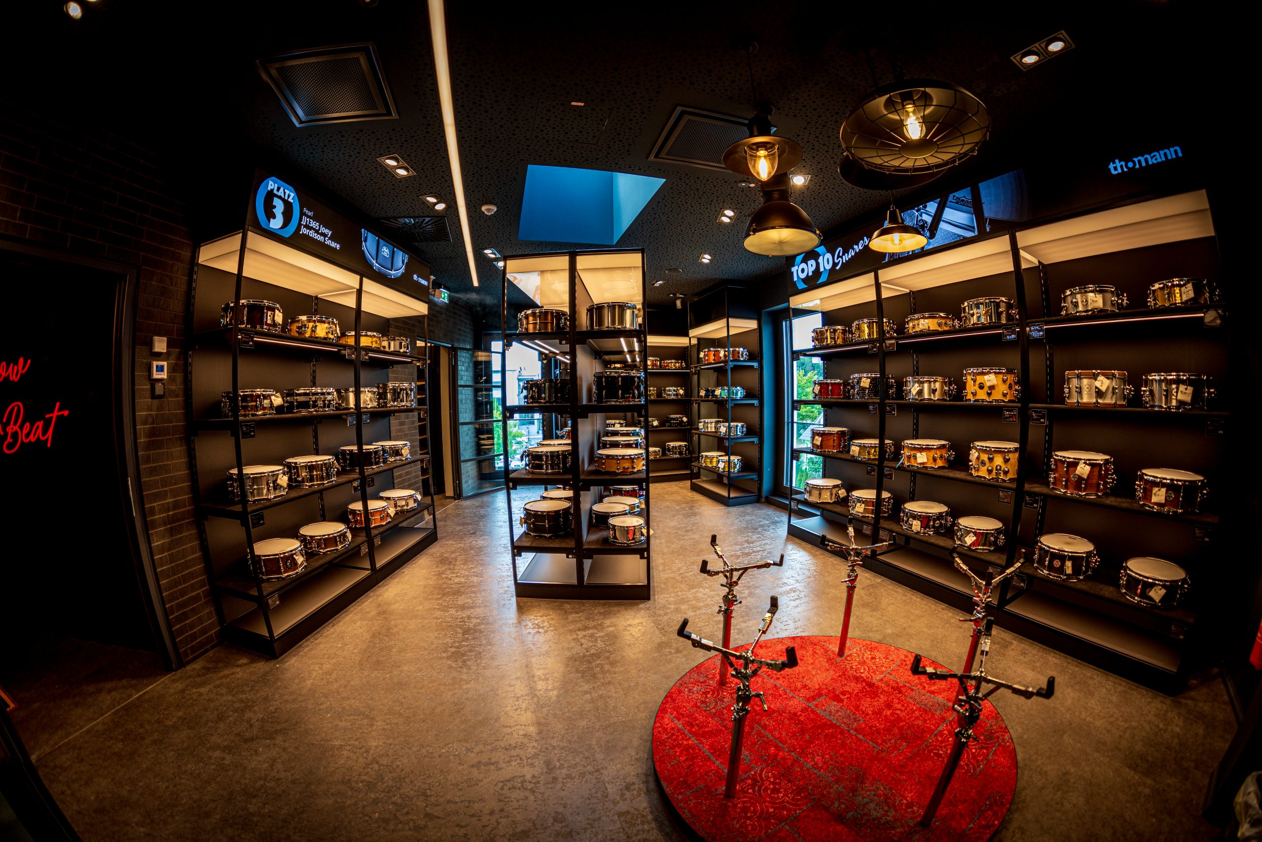 Digital signage at Musikhaus Thomann | Customer Story